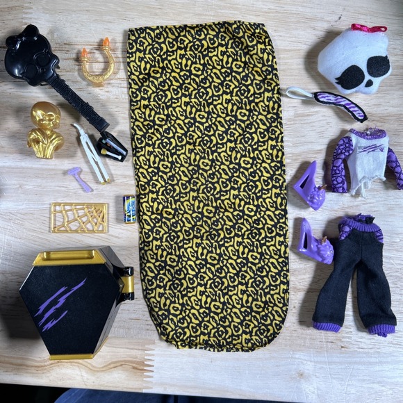 Mattel | Toys | Monster High Room To Howl Bunk Bed Dead Tired Clawdeen ...